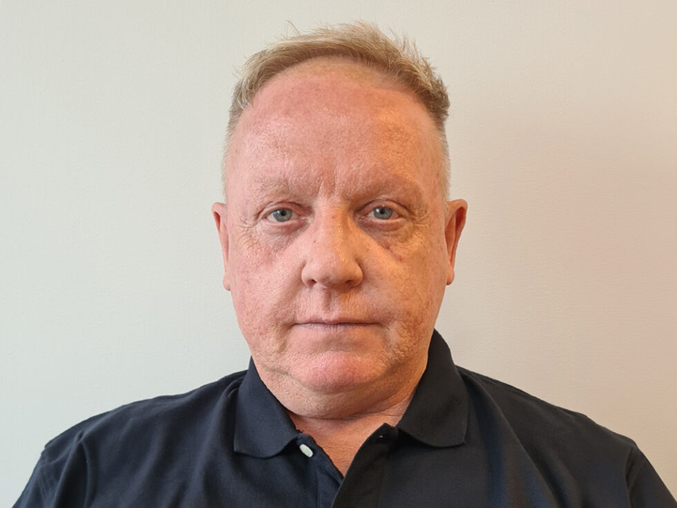 Kontakt | Sverre Hellum & Sønn AS